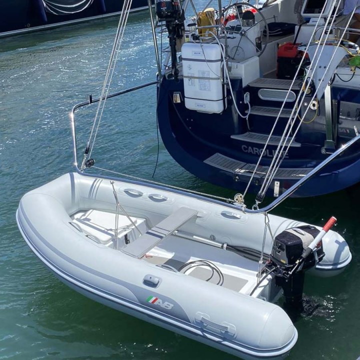 Davits & Crane Hoists – FKG Marine Rigging & Fabrication